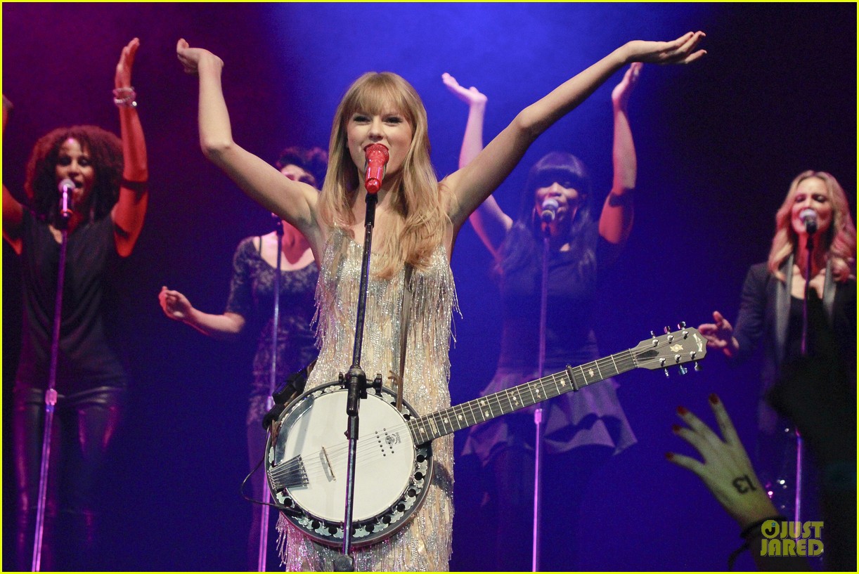 Taylor Swift: Rockin' Rio!: Photo 2721911 | Taylor Swift Photos | Just ...