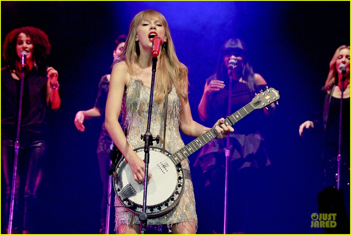 Taylor Swift: Rockin' Rio!: Photo 2721919 | Taylor Swift Photos | Just ...