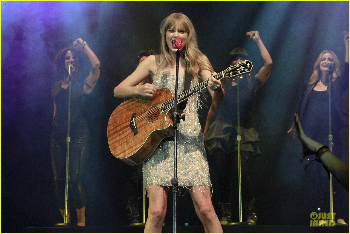 Taylor Swift: Rockin' Rio!: Photo 2721920 | Taylor Swift Photos | Just ...