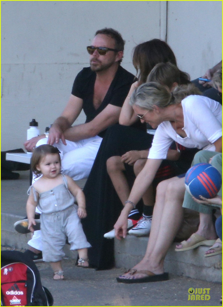 Victoria Beckham: Spectator at Son's Soccer Game!: Photo 2730815 ...
