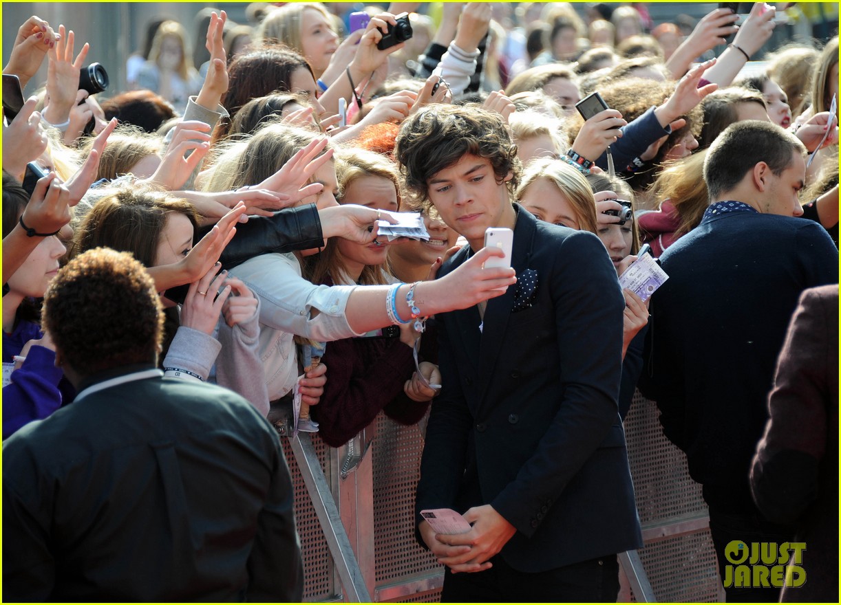 One Direction - BBC Radio 1 Teen Awards Red Carpet 2012: Photo 2734440 ...