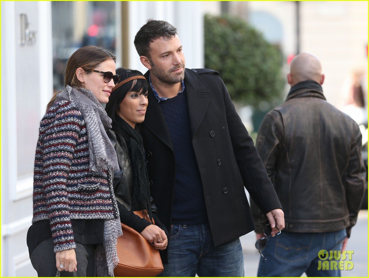 Ben Affleck & Jennifer Garner Hold Hands in Paris!: Photo 2738608 | Ben ...