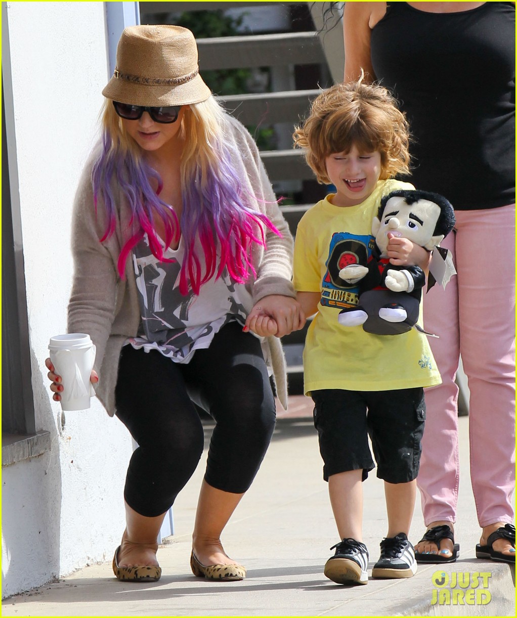 Christina Aguilera And Matt Rutler And Max