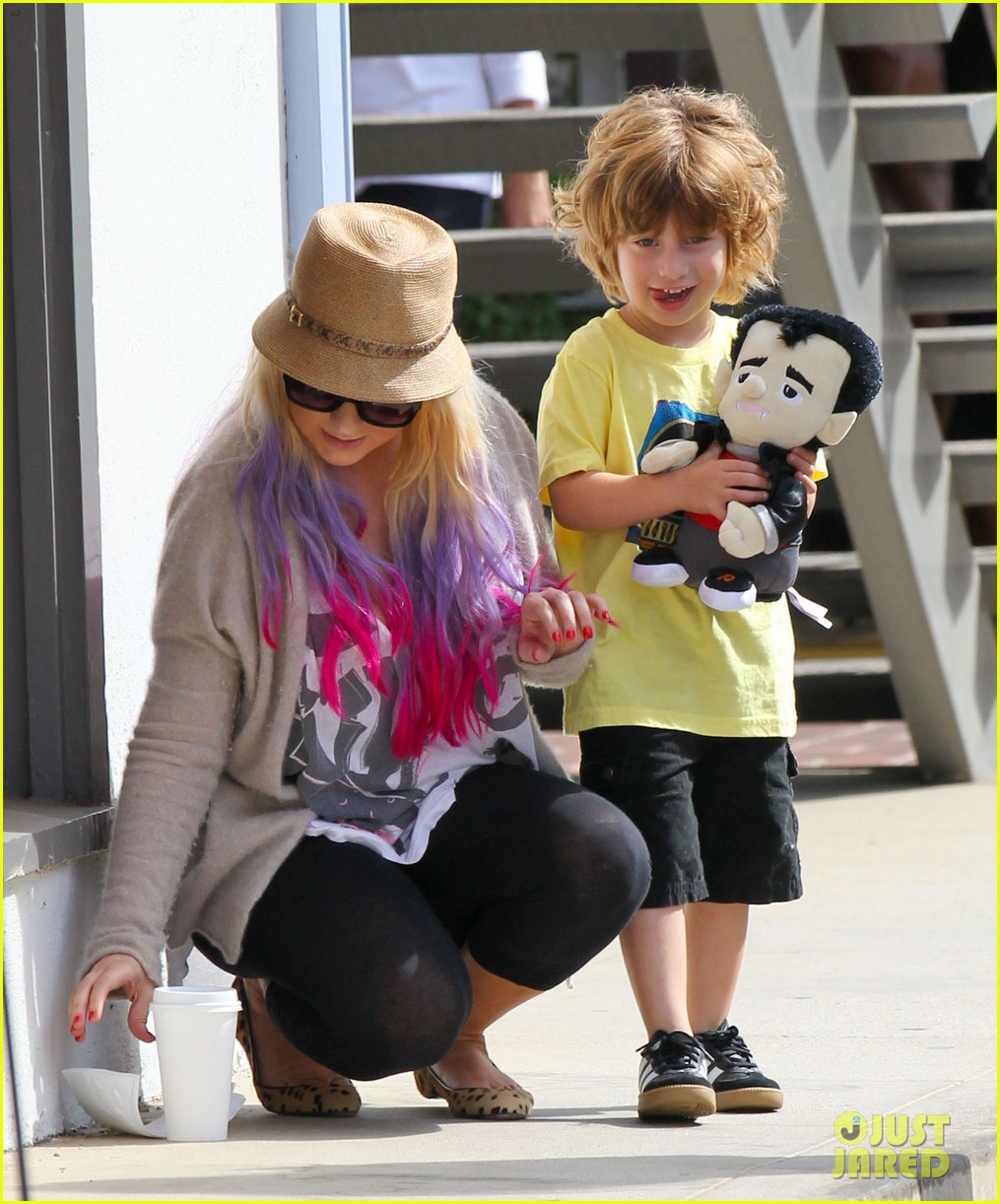 Christina Aguilera & Matthew Rutler: Shopping with Max!: Photo 2734379 ...