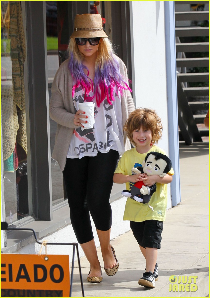 Christina Aguilera & Matthew Rutler: Shopping with Max!: Photo 2734380 ...
