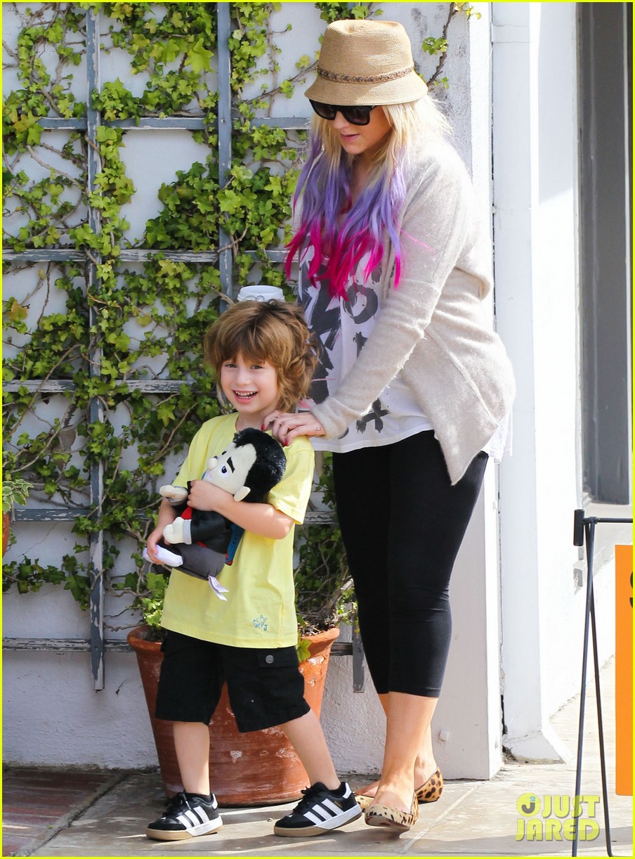 Christina Aguilera & Matthew Rutler: Shopping with Max!: Photo 2734381 ...