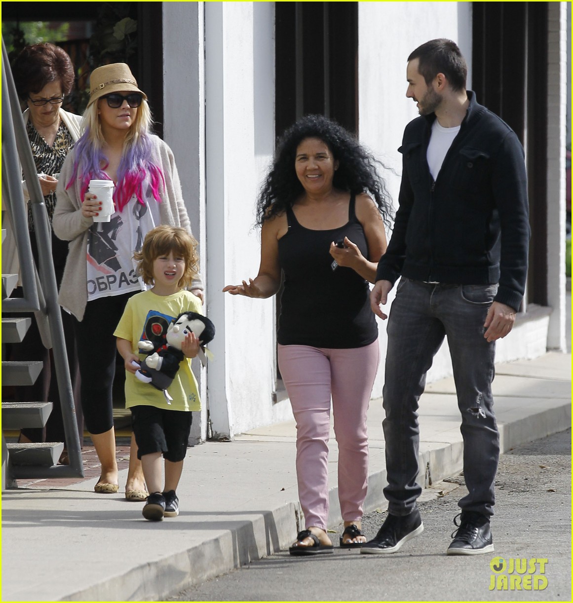 Christina Aguilera & Matthew Rutler: Shopping with Max!: Photo 2734384 ...