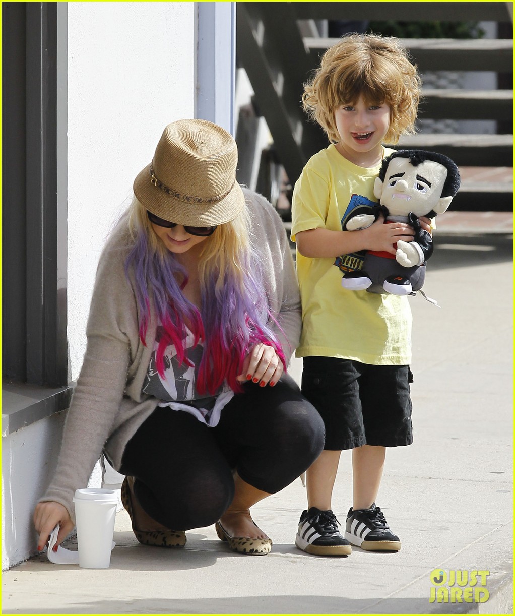 Christina Aguilera & Matthew Rutler: Shopping with Max!: Photo 2734390 ...