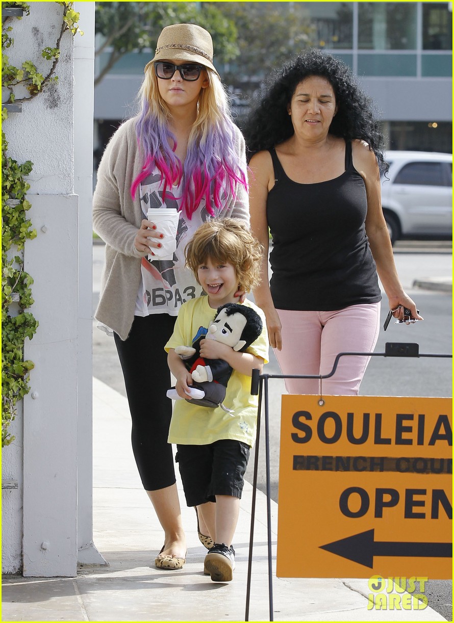 Christina Aguilera & Matthew Rutler: Shopping with Max!: Photo 2734391 ...