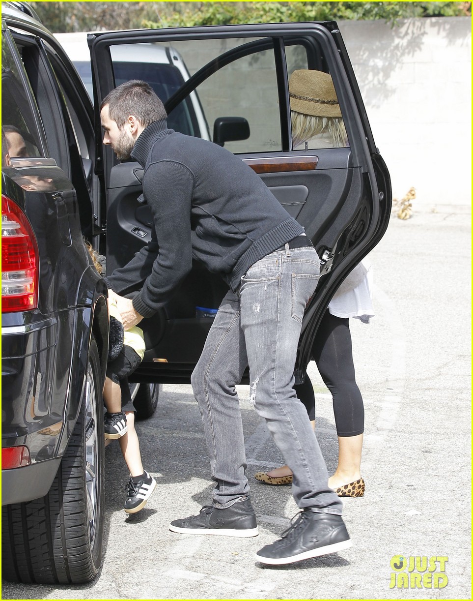 Christina Aguilera & Matthew Rutler: Shopping with Max!: Photo 2734395 ...