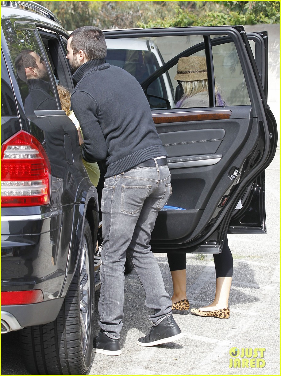 Christina Aguilera & Matthew Rutler: Shopping with Max!: Photo 2734396 ...