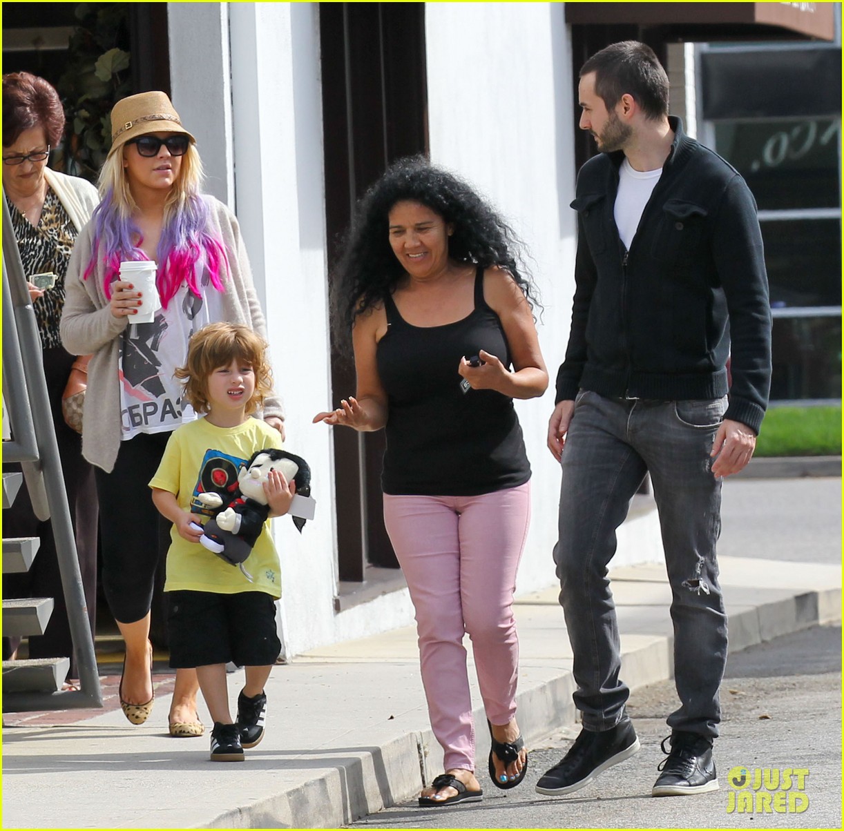 Christina Aguilera & Matthew Rutler: Shopping with Max!: Photo 2734397 ...
