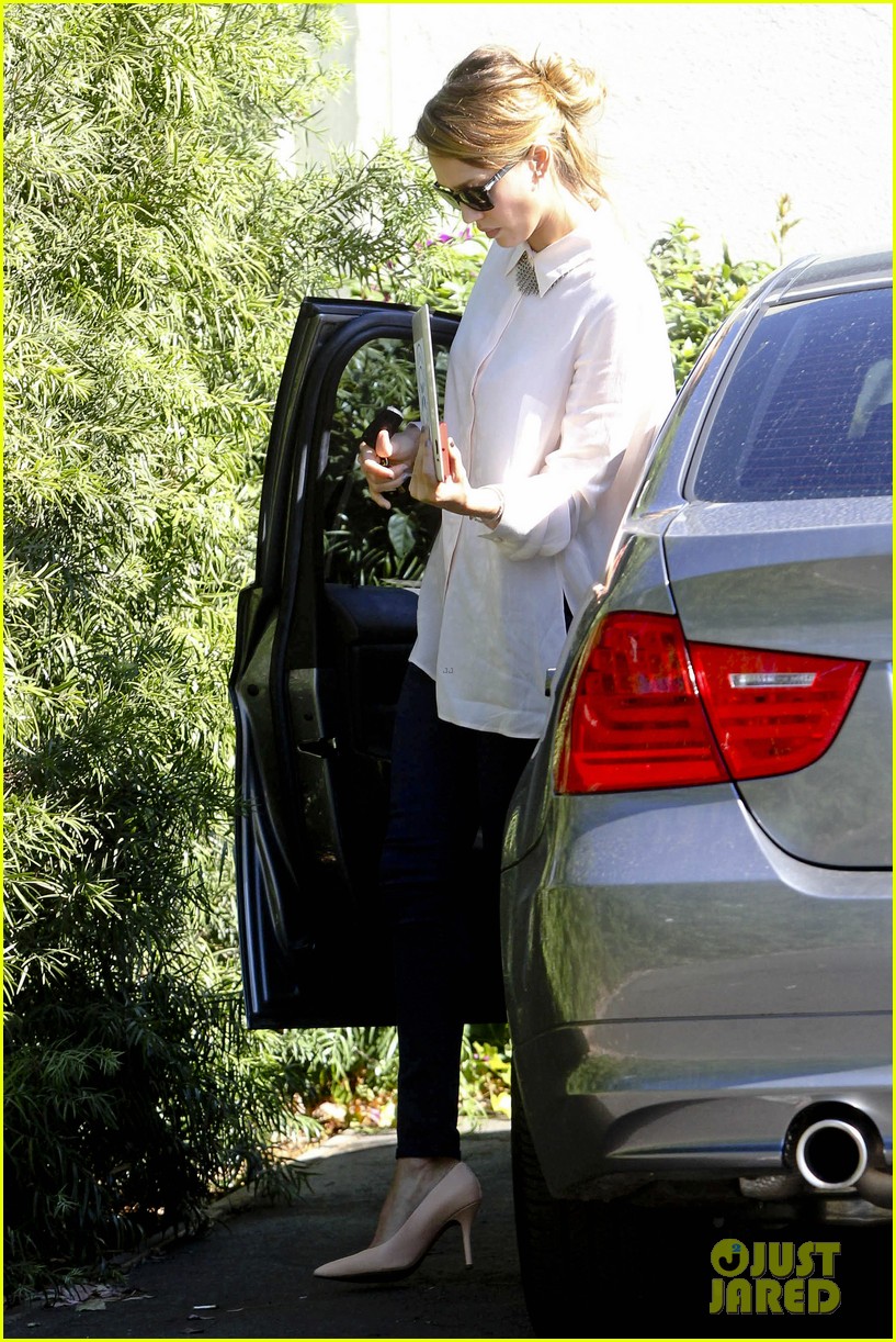 Jessica Alba: 'We All Have An Equal Voice in the Voting Booth!': Photo ...