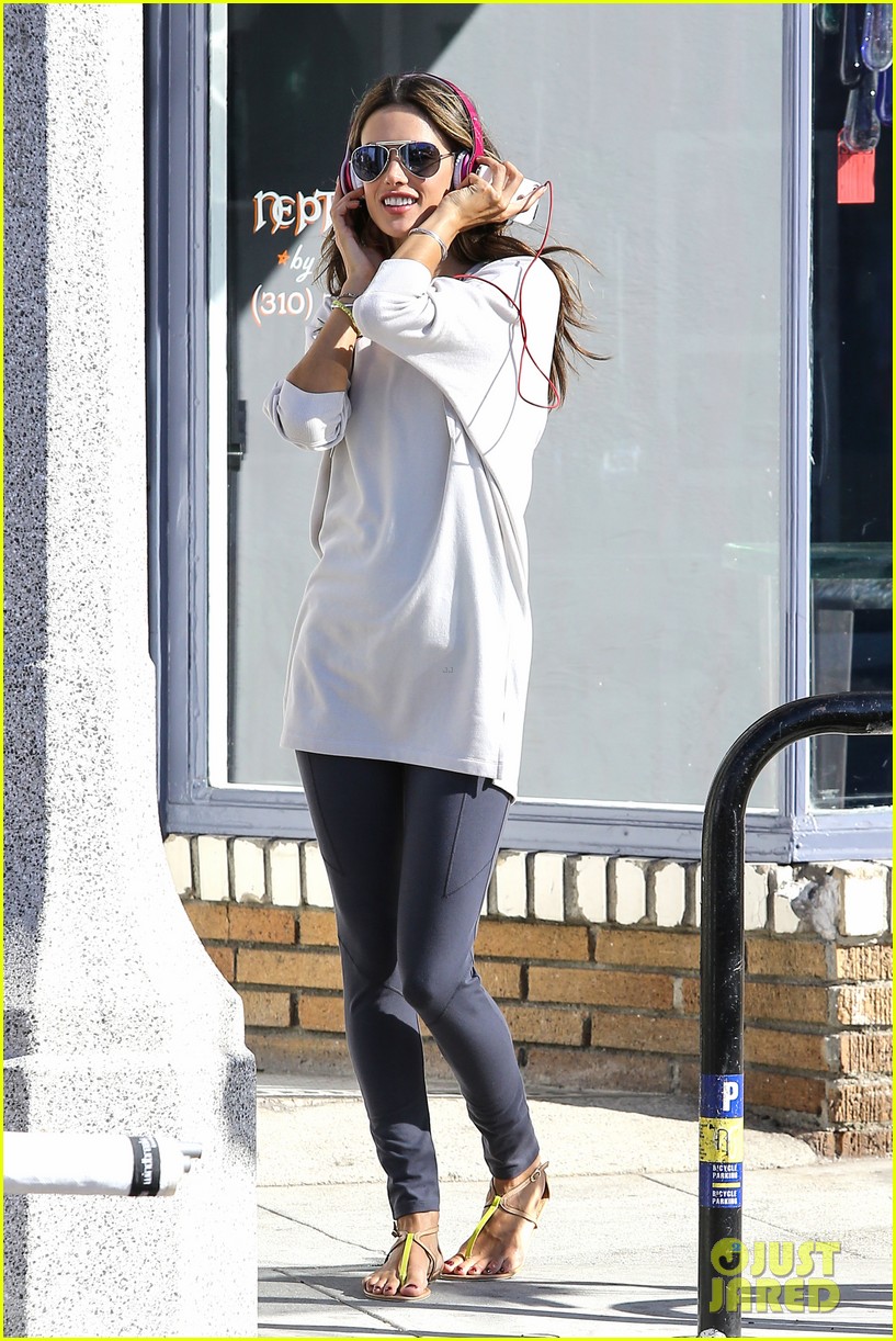 Alessandra Ambrosio: Photo Shoot Fun in L.A.!: Photo 2744789 ...