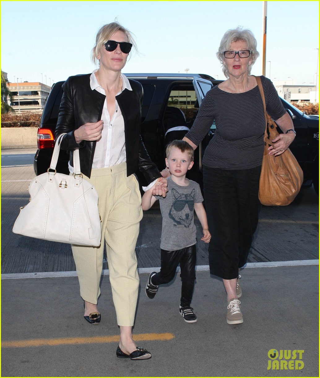 Cate Blanchett: Family Flight with Son Ignatius & Mother June!: Photo ...