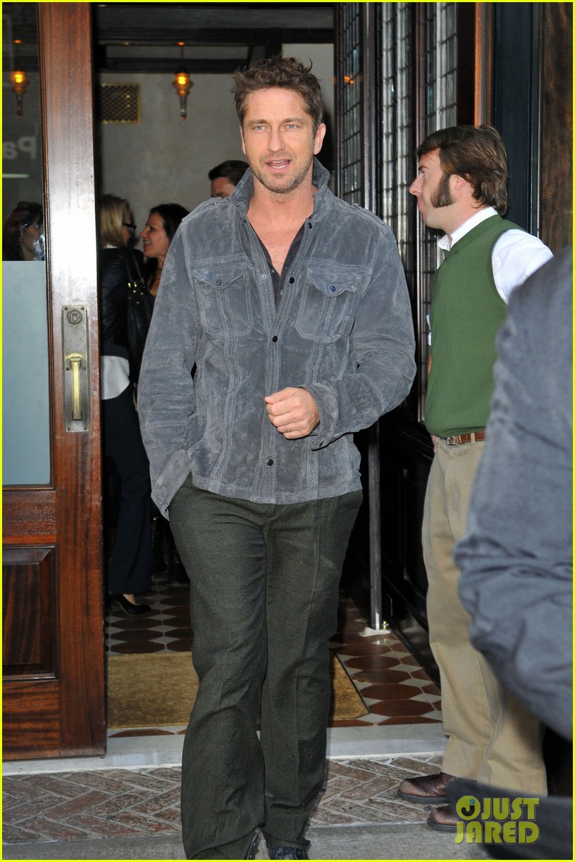 Gerard Butler Recalls Near Death Surfing Accident - Watch!: Photo ...