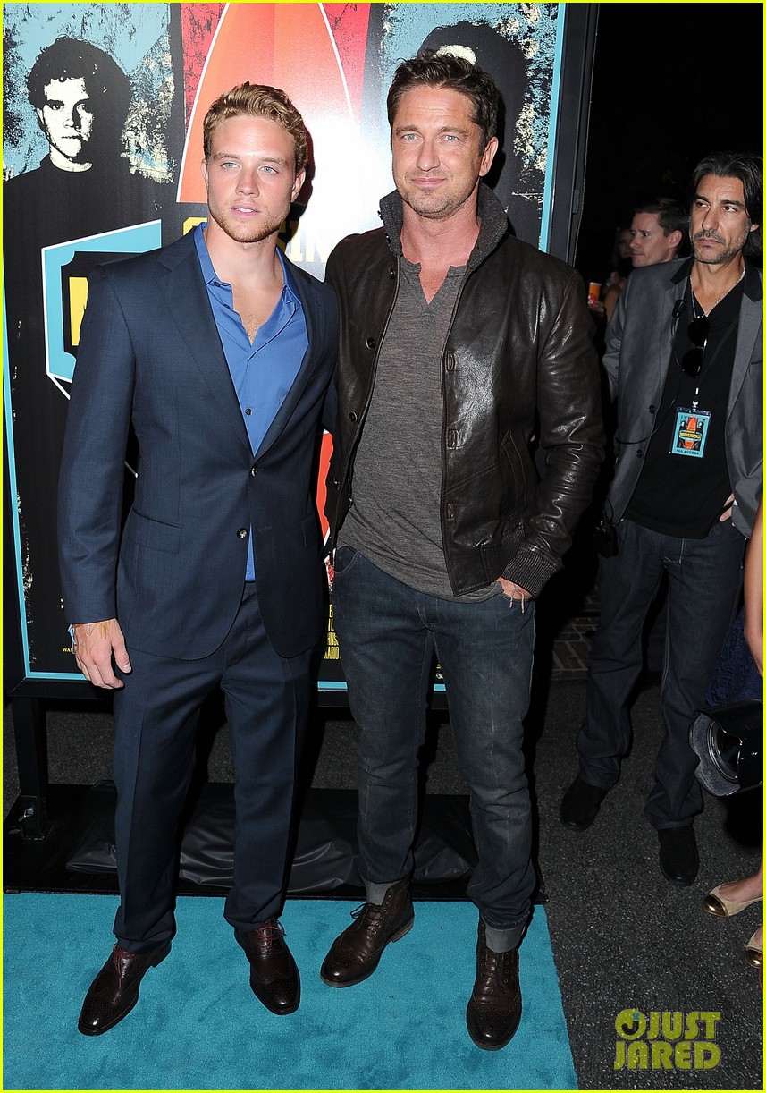 Gerard Butler: 'Chasing Mavericks' Premiere!: Photo 2740779 | Abigail ...