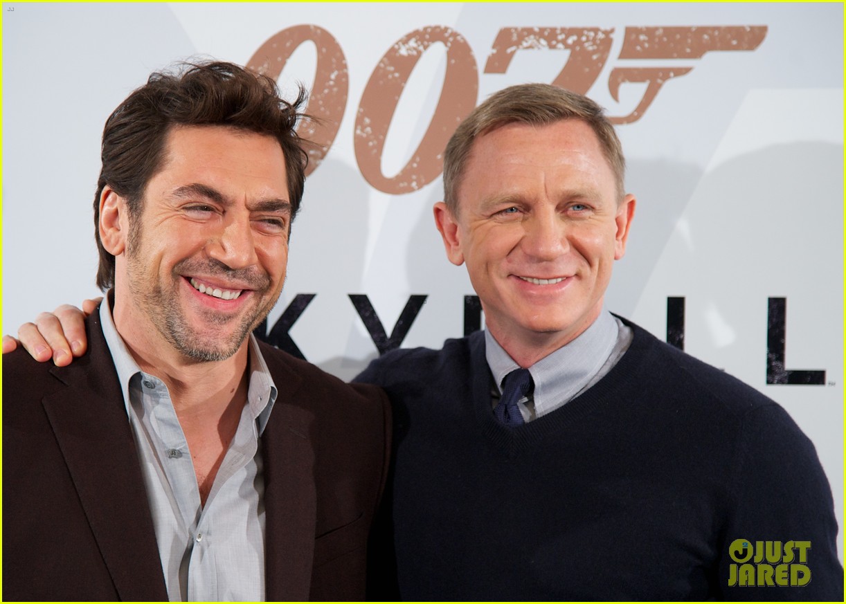 Daniel Craig Javier Bardem Skyfall Madrid Photo Call Photo