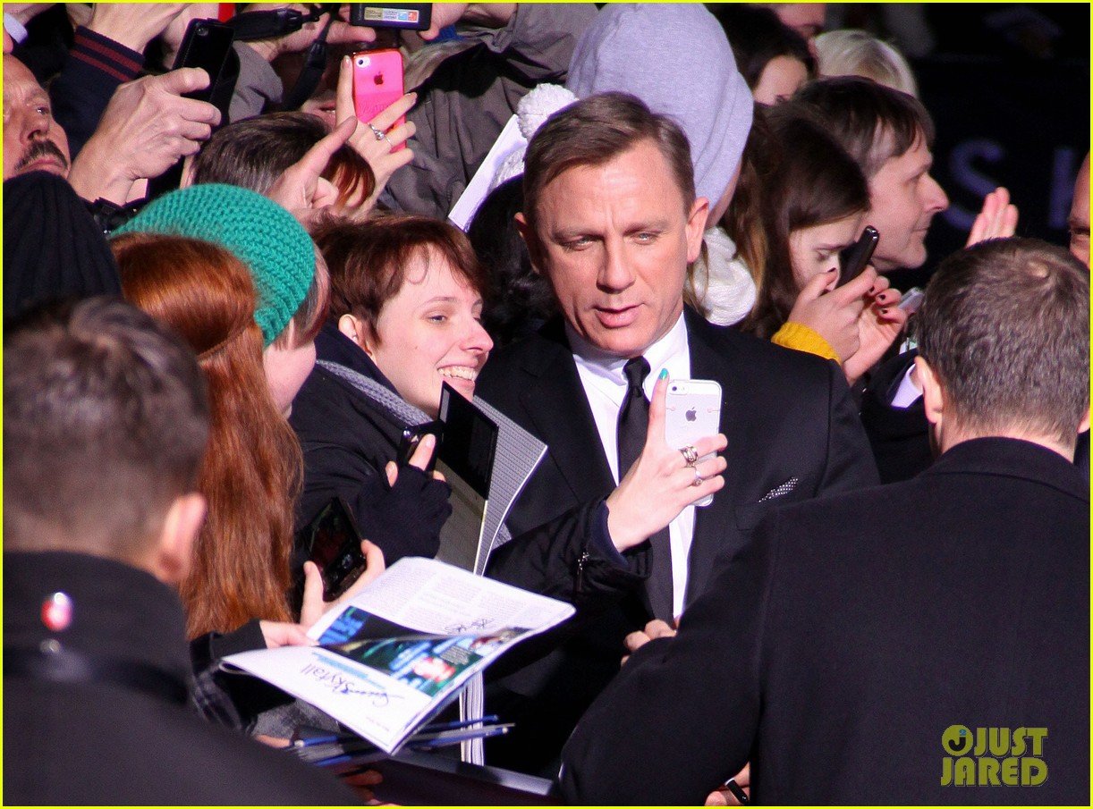 Daniel Craig: 'Skyfall' Germany Premiere with Berenice Marlohe!: Photo ...