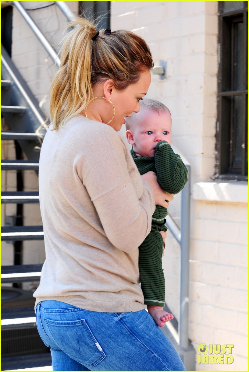 Hilary Duff: Quick Errands with Luca!: Photo 2737048 | Celebrity Babies ...