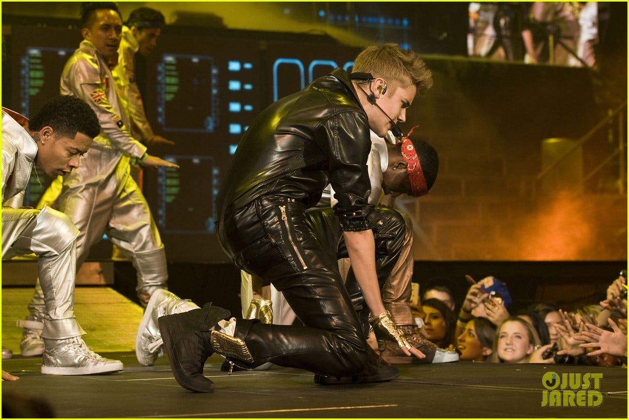 Justin Bieber: 'Believe' Tour Stop in Los Angeles!: Photo 2732943 ...