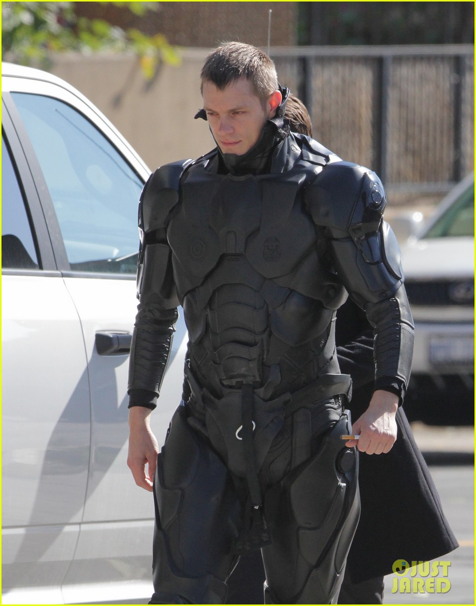 Joel Kinnaman: 'Robocop' Motorcycle Scenes!: Photo 2742796 | Photos ...