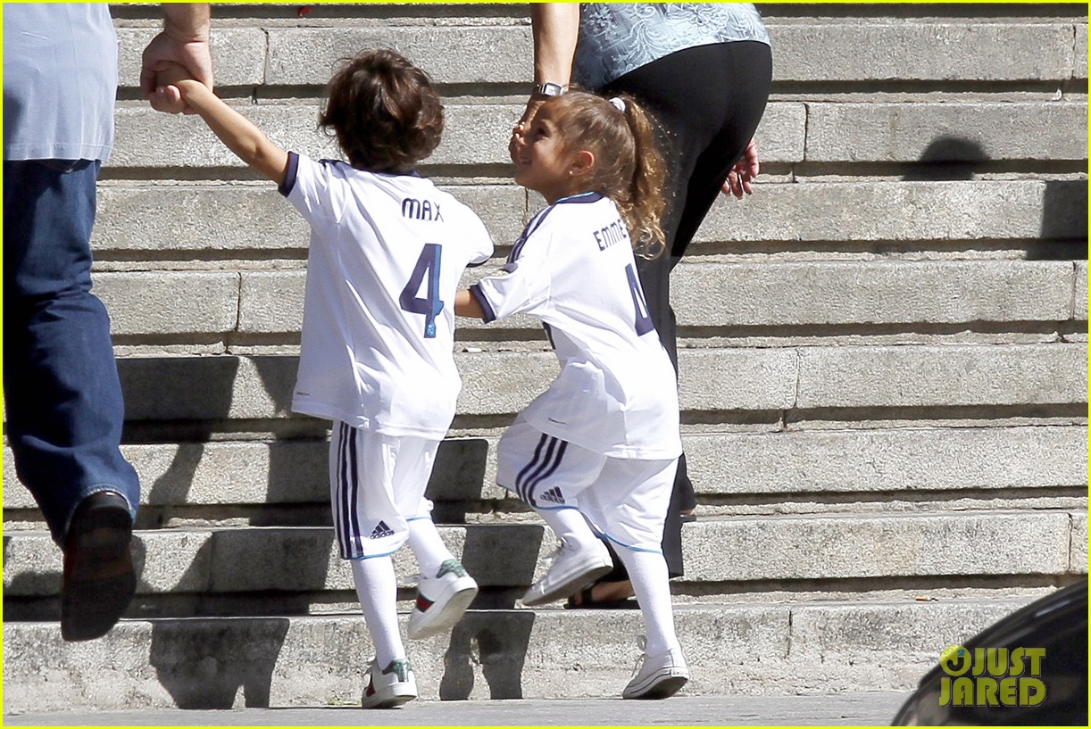 Jennifer Lopez, Max, & Emme: Hola Madrid!: Photo 2734482 | Casper Smart ...