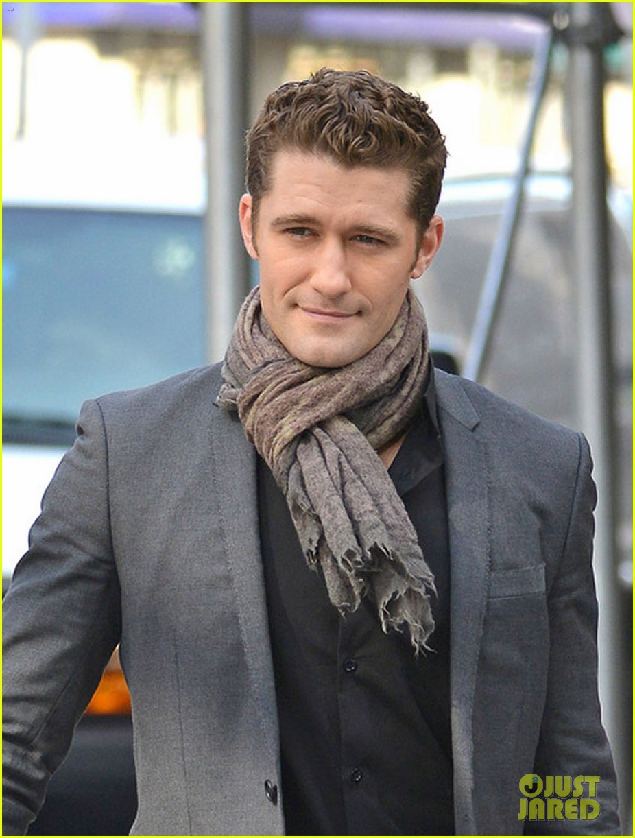 Matthew Morrison: Starbucks Stroll with Renee Puente!: Photo 2740141 ...