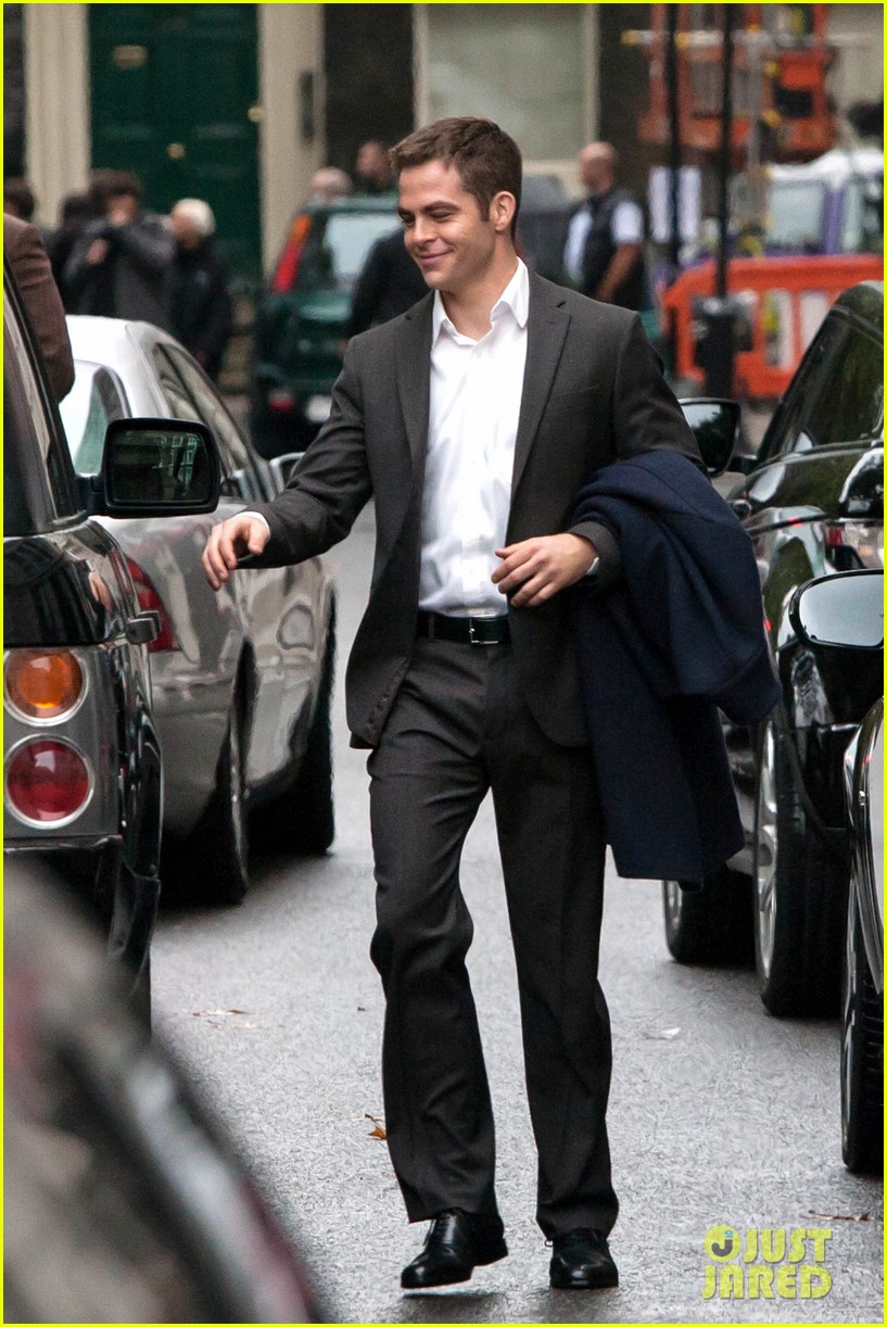 Chris Pine: 'Jack Ryan' On Set Pics!: Photo 2742015 | Chris Pine Photos ...