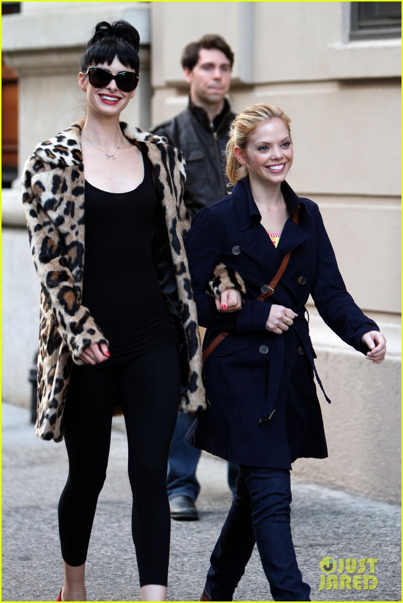 Krysten Ritter: 'Don't Trust the B---- in Apartment 23' Premiere ...