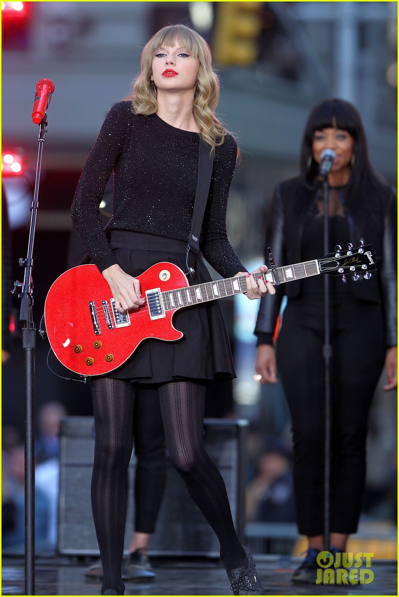 Taylor Swift: 'Good Morning America' Concert - Watch Now!: Photo ...