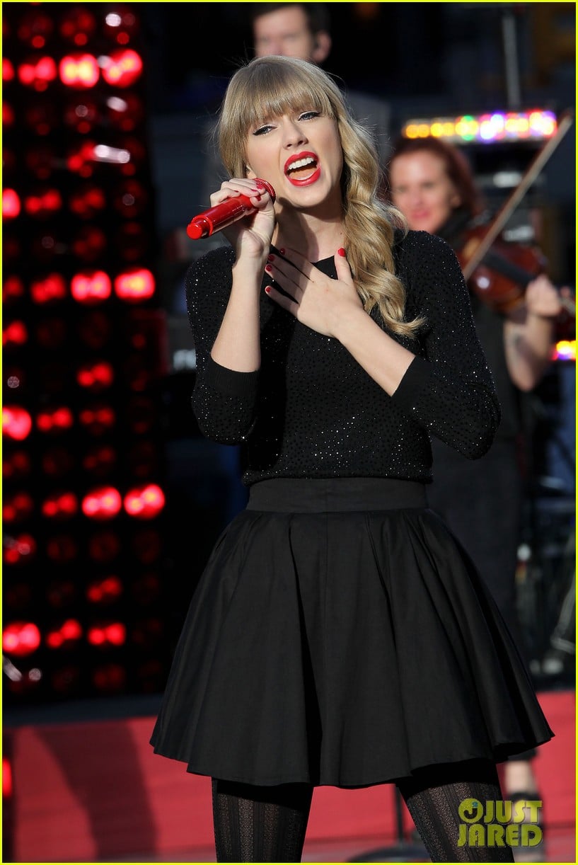 Taylor Swift: 'Good Morning America' Concert - Watch Now!: Photo ...