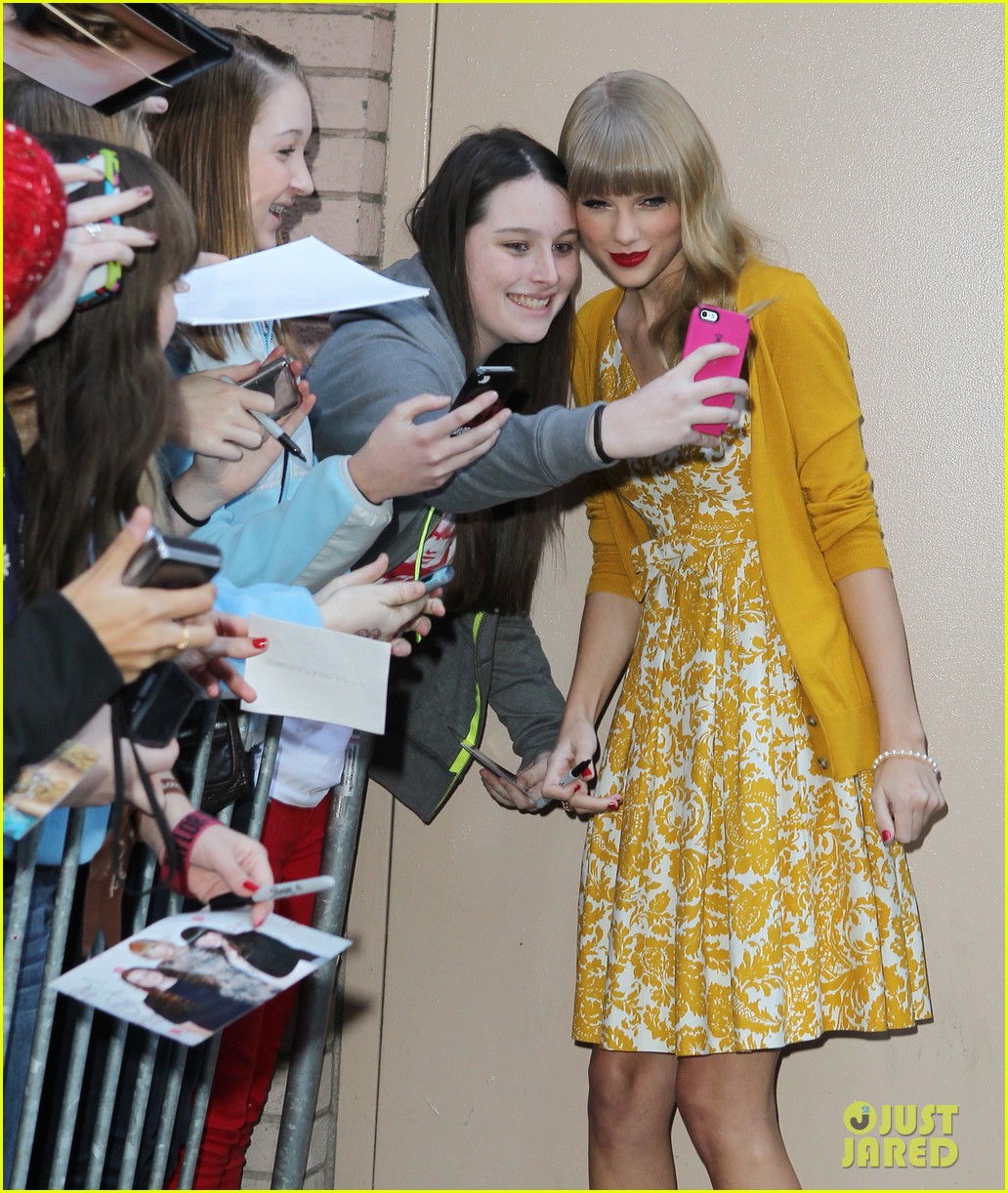 Taylor Swift: 'Red' Promotion in New York City!: Photo 2742689 | Taylor ...