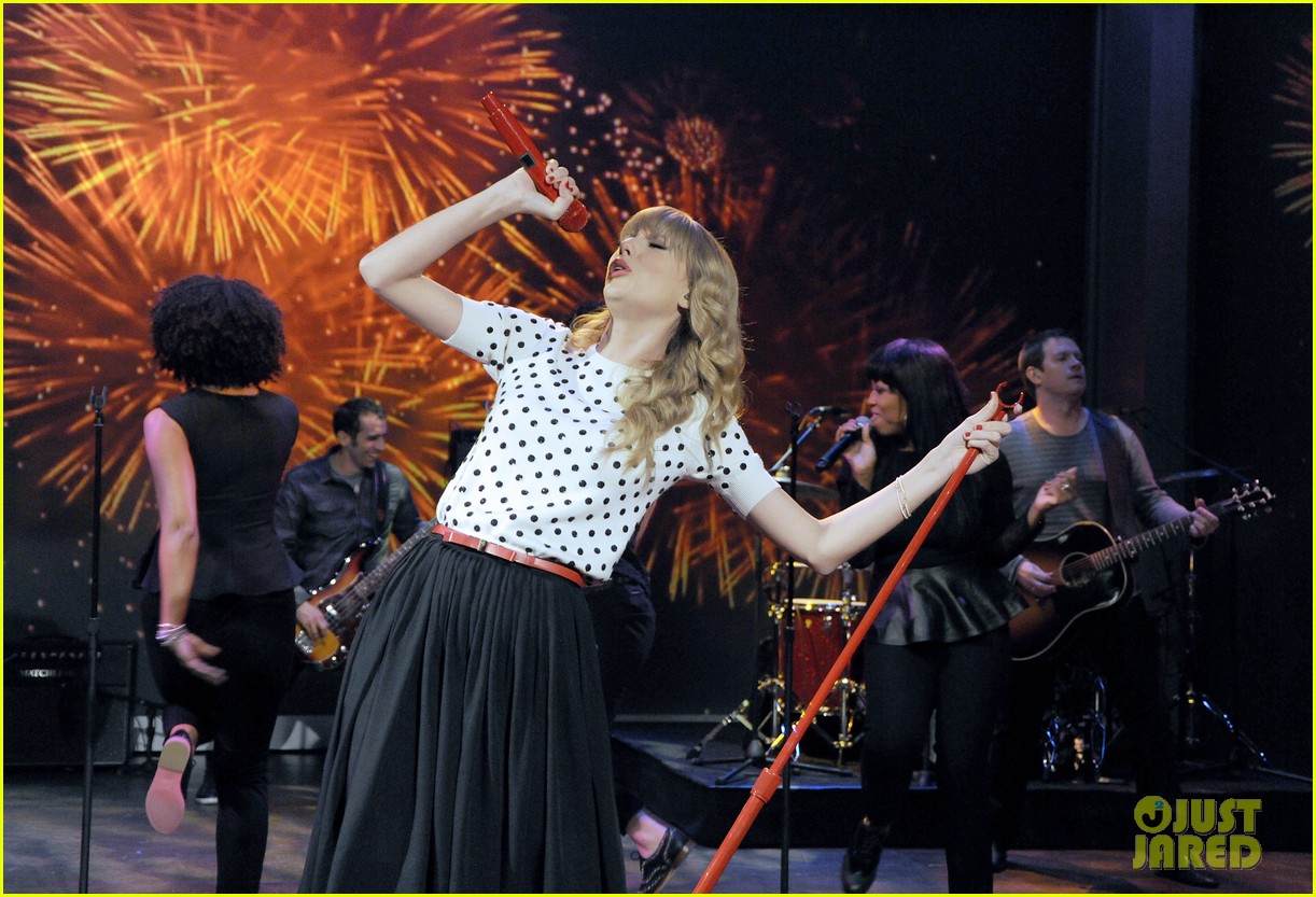 Taylor Swift: 'The View' Appearance!: Photo 2744191 | Taylor Swift ...
