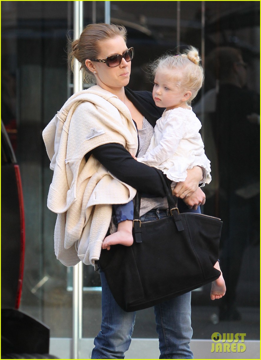 Amy Adams: Big Apple Family Time!: Photo 2766002 | Amy Adams, Aviana Le ...