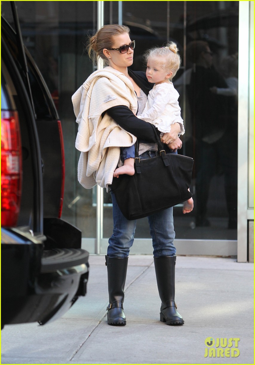 Amy Adams: Big Apple Family Time!: Photo 2766021 | Amy Adams, Aviana Le ...