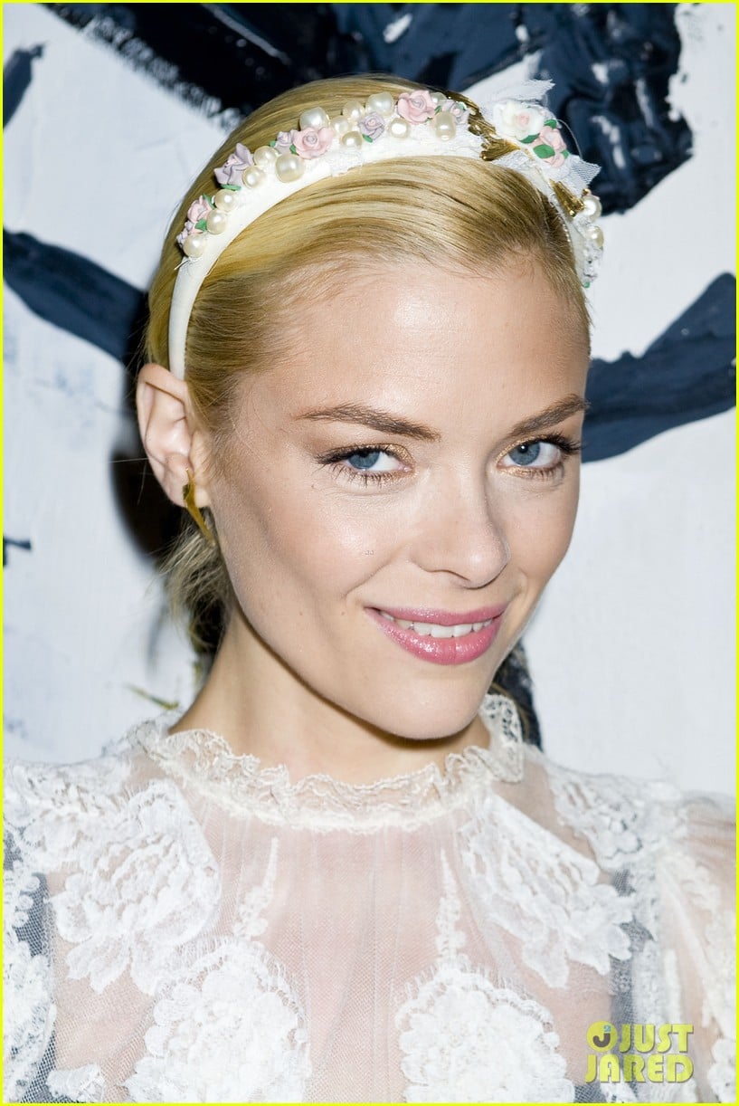 Jessica Alba & Jaime King: 'Sin City: Dame To Kill For' Production ...