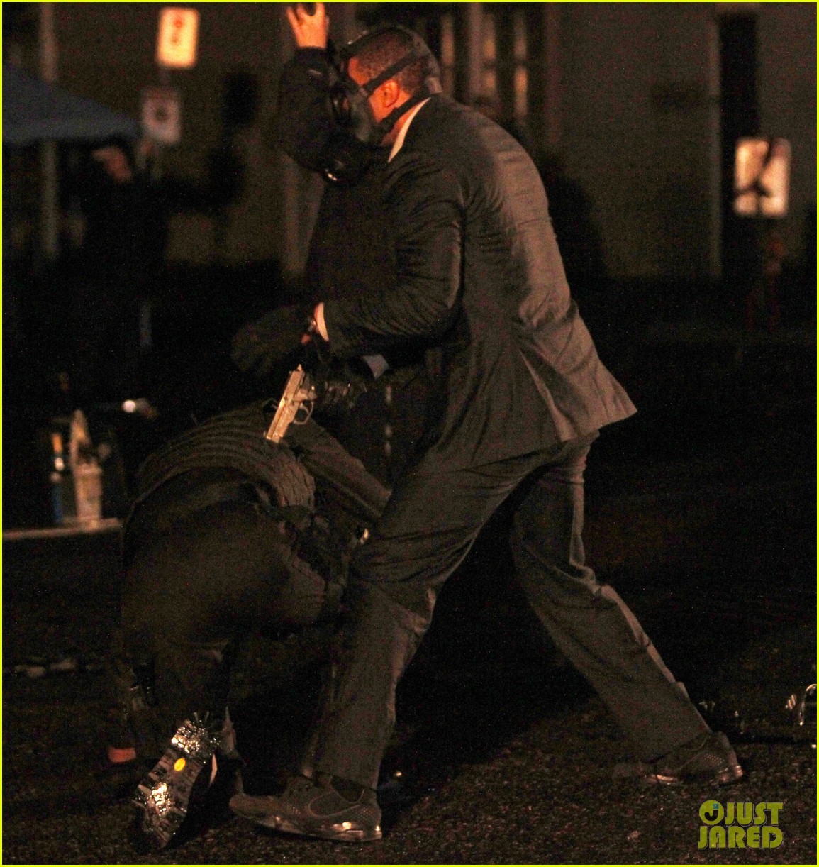 Stephen Amell: Late Night 'Arrow' Fight Scenes!: Photo 2758279 | Annie ...