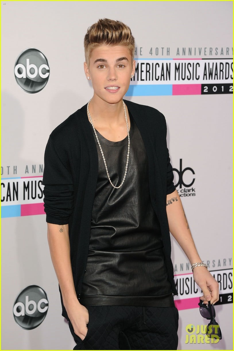 Justin Bieber - AMAs' Favorite Pop/Rock Male Artist!: Photo 2760249 ...