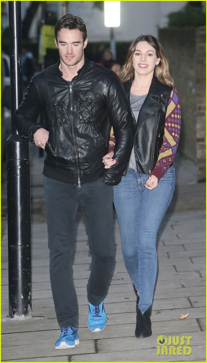 Kelly Brook: Birthday Stroll with Boyfriend Thom Evans!: Photo 2762996 ...