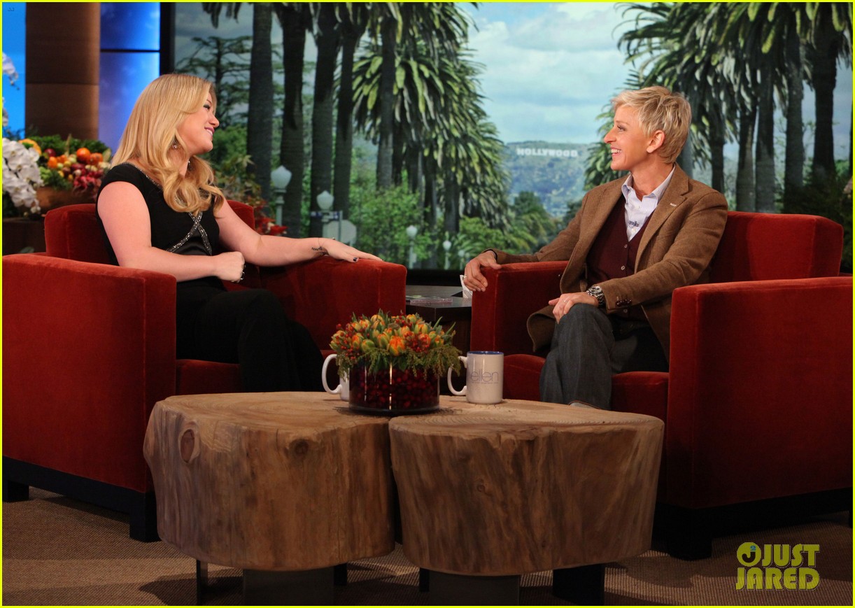 Kelly Clarkson Performs 'Catch My Breath' on 'Ellen': Photo 2761592 ...