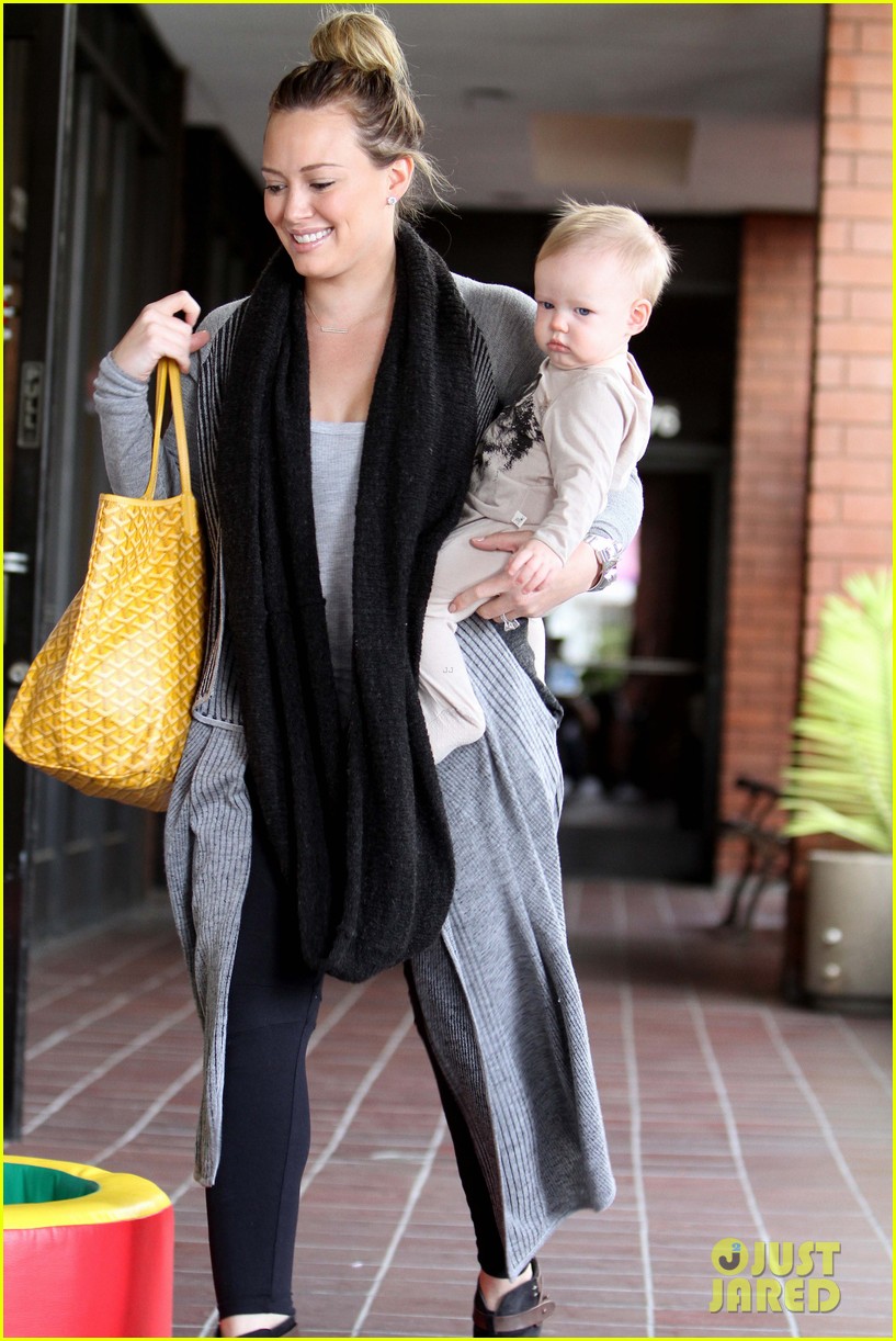 Hilary Duff: Harley Pasternak Fitness Mom!: Photo 2759041 | Celebrity ...