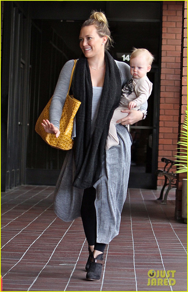 Hilary Duff: Harley Pasternak Fitness Mom!: Photo 2759042 | Celebrity ...