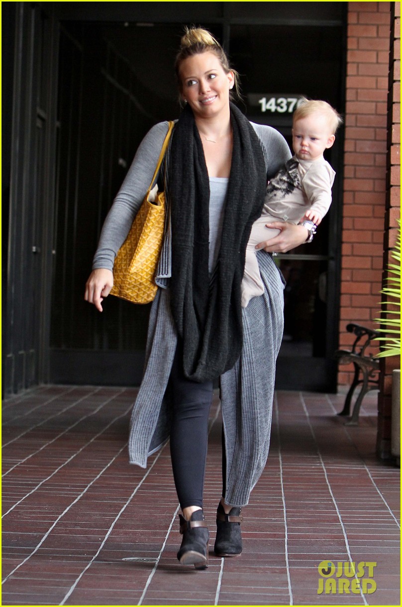 Hilary Duff: Harley Pasternak Fitness Mom!: Photo 2759046 | Celebrity ...