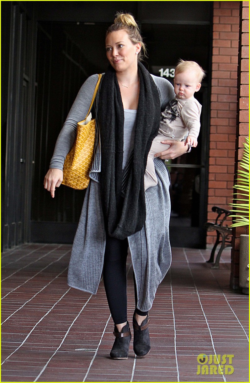 Hilary Duff: Harley Pasternak Fitness Mom!: Photo 2759047 | Celebrity ...