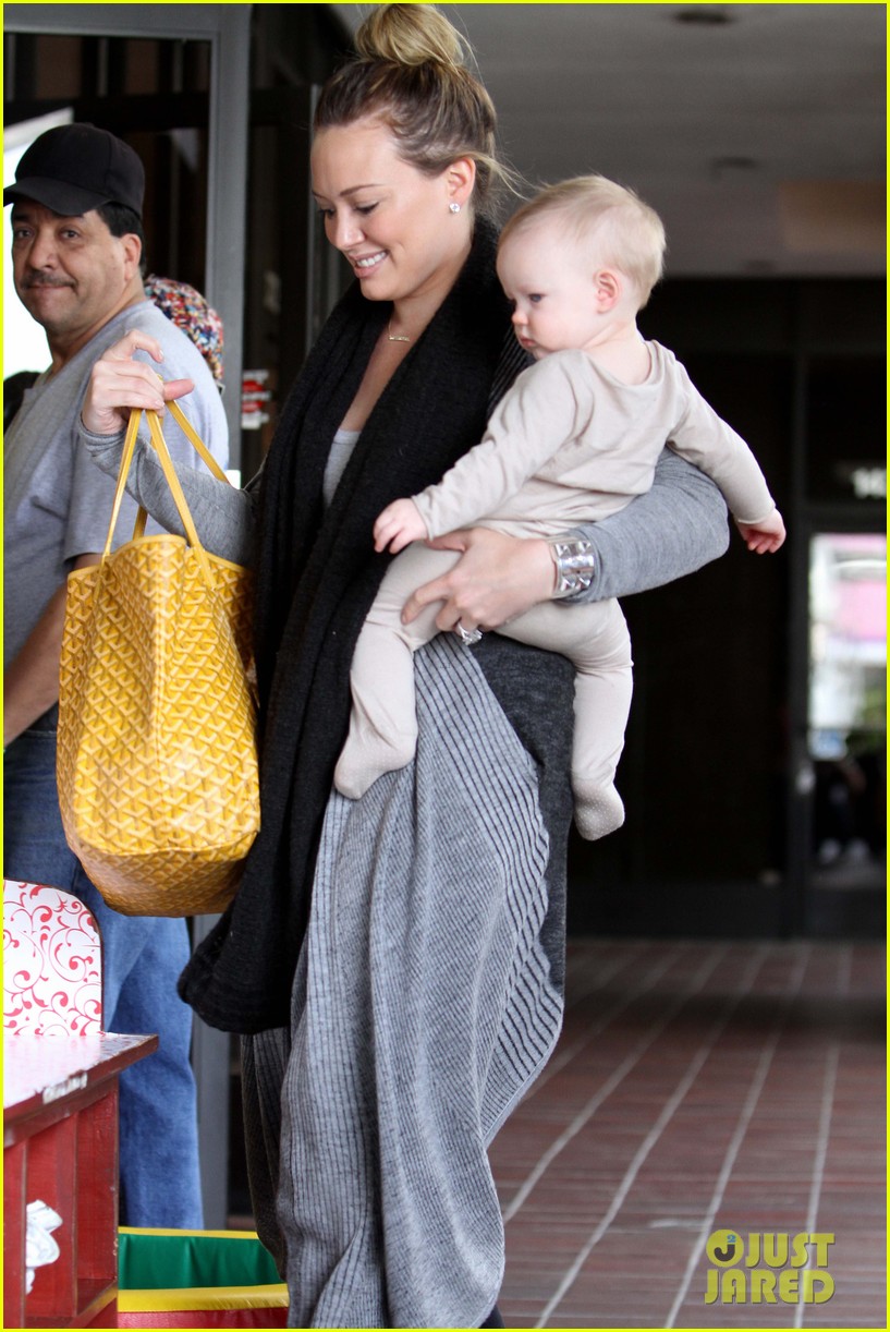 Hilary Duff: Harley Pasternak Fitness Mom!: Photo 2759050 | Celebrity ...