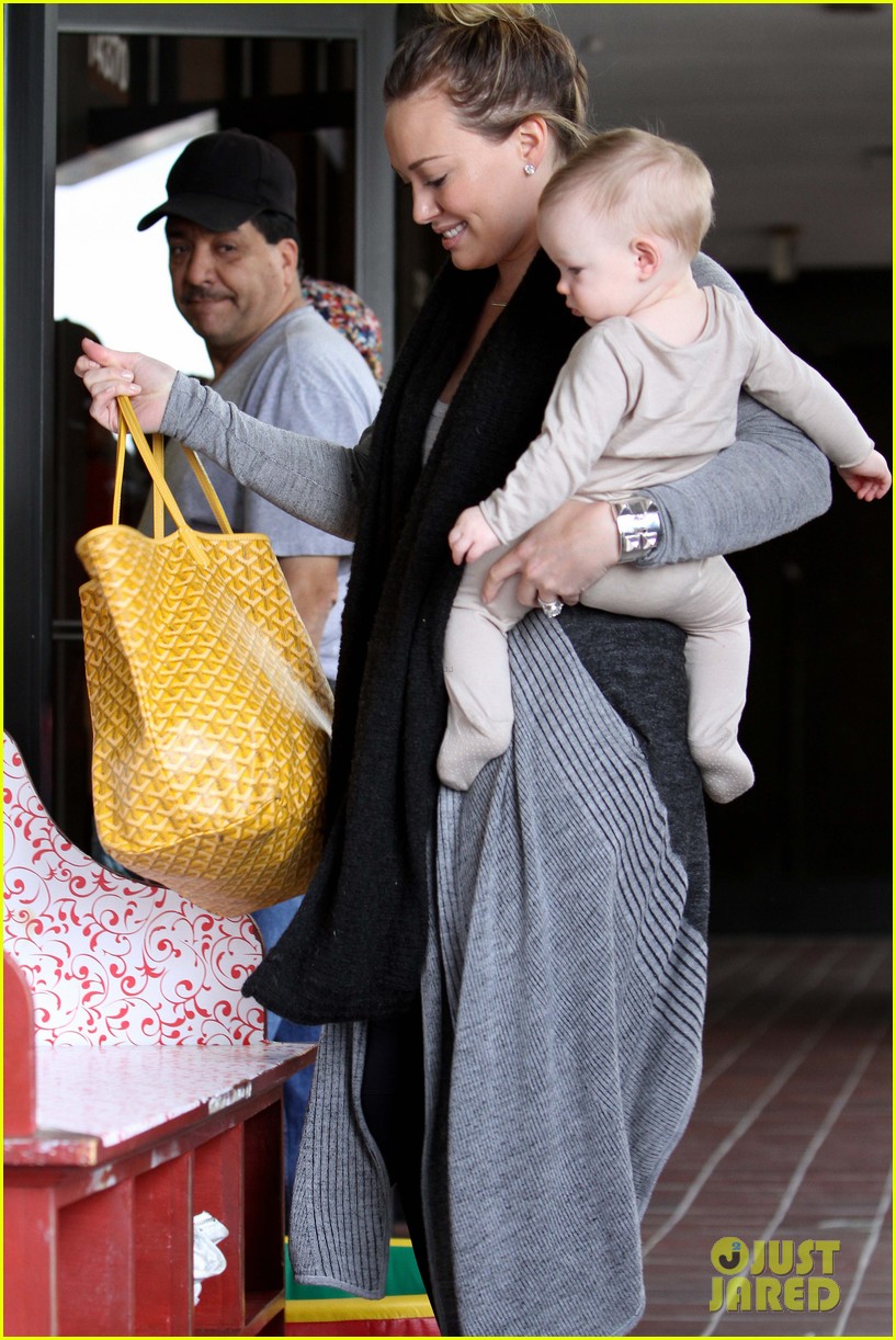 Hilary Duff: Harley Pasternak Fitness Mom!: Photo 2759051 | Celebrity ...