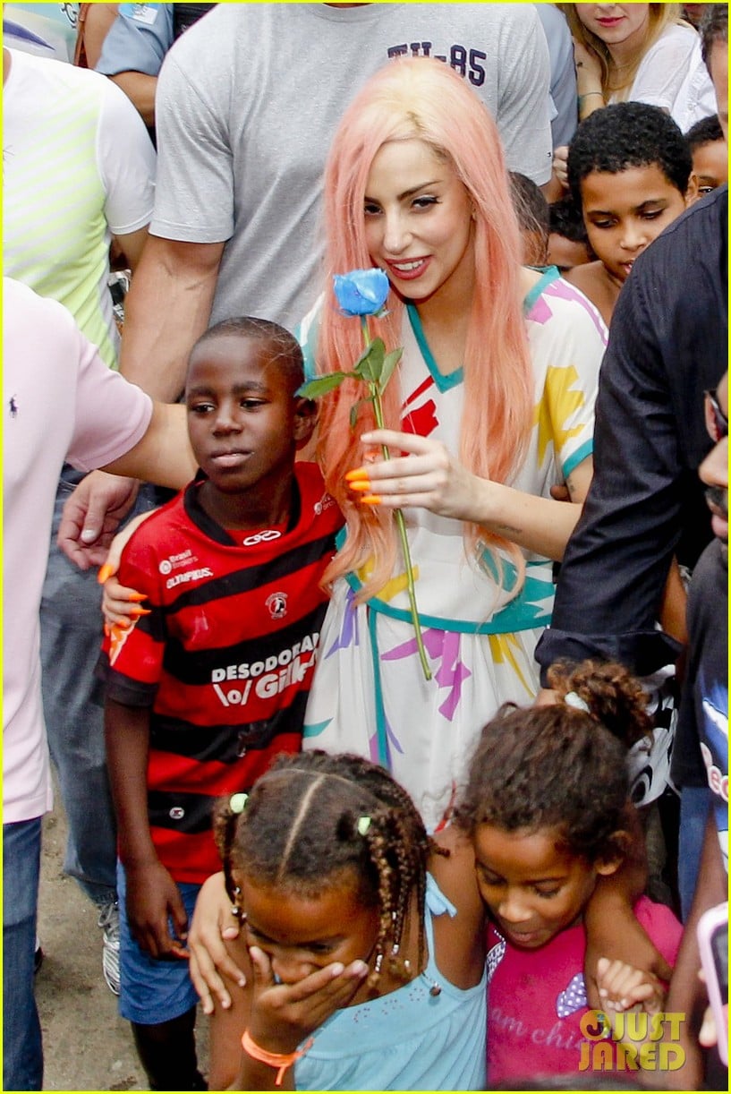 Lady Gaga: Bikini Poolside Babe!: Photo 2753614 | Bikini, Lady Gaga ...