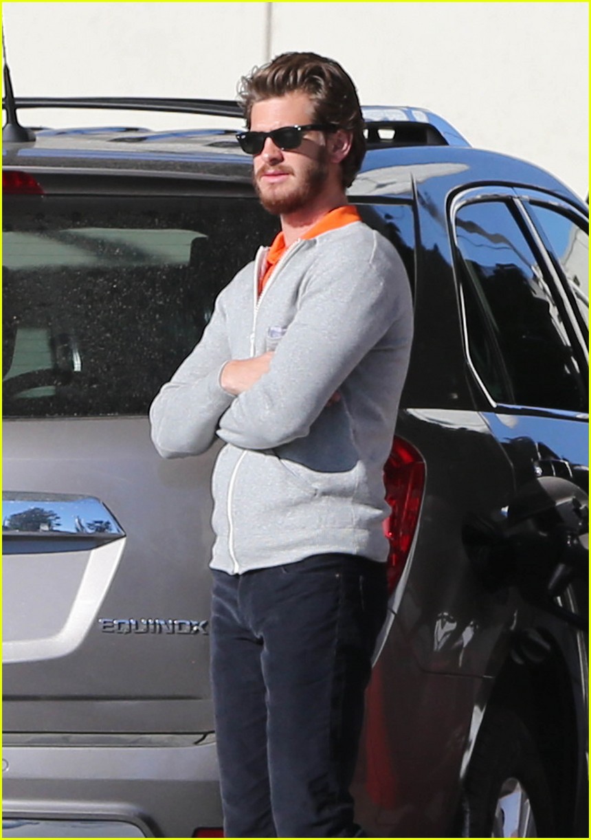 Andrew Garfield: Bearded Gas Run: Photo 2756141 | Andrew Garfield ...