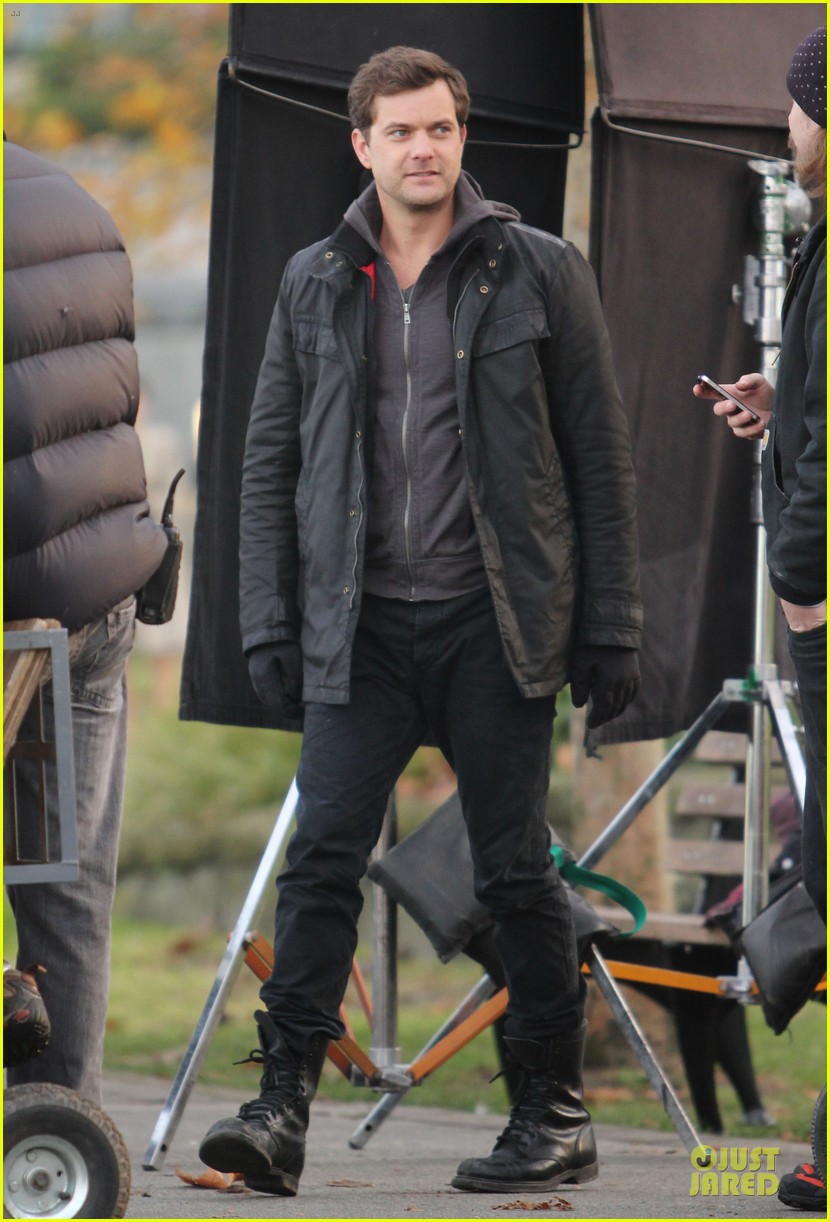 Joshua Jackson: 'Fringe' Water Scenes!: Photo 2765017 | Anna Torv ...